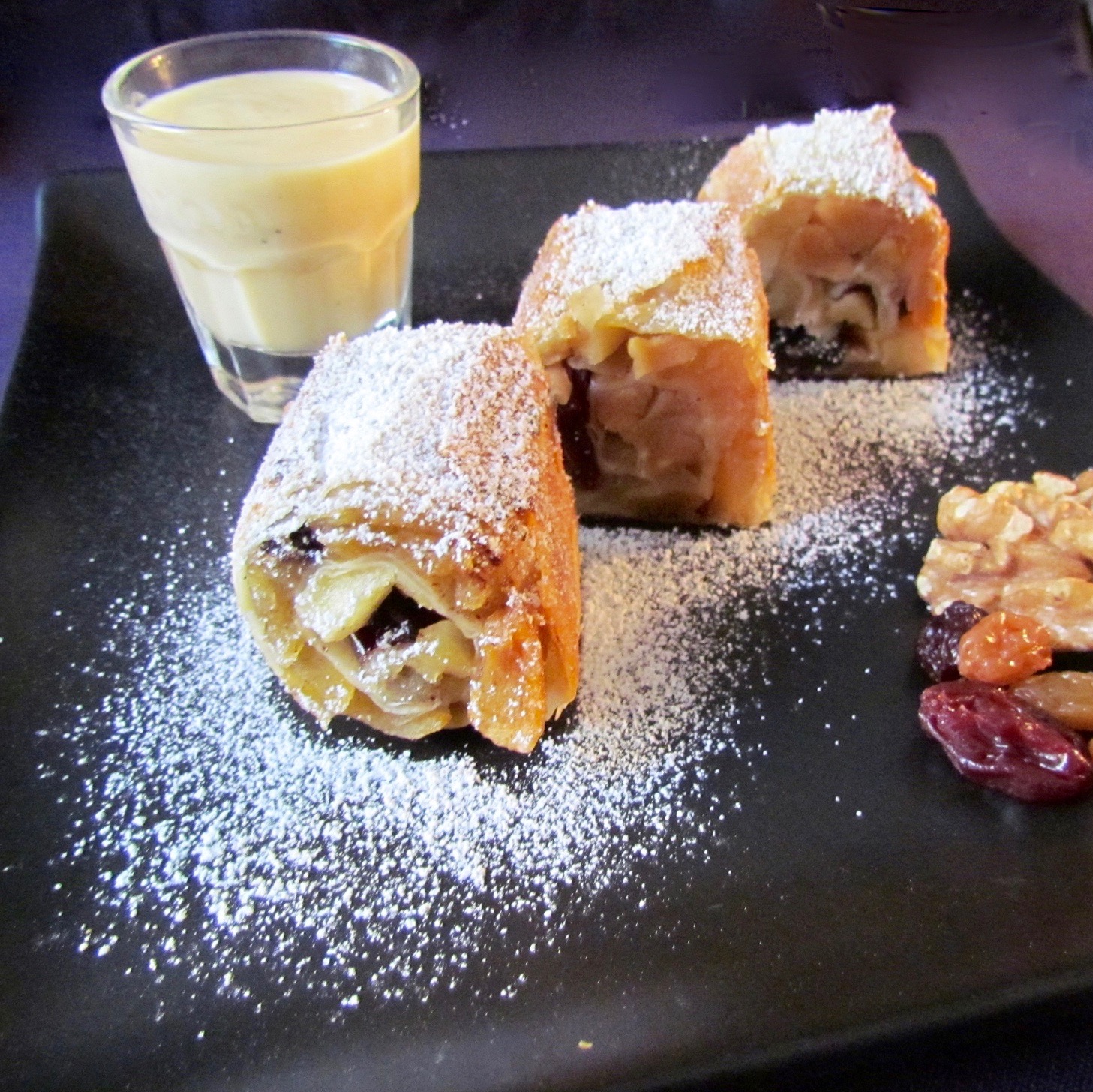 GW2 Apple-Cinnamon Stroodle & Vanilla Sauce – Nahdala's Kitchen