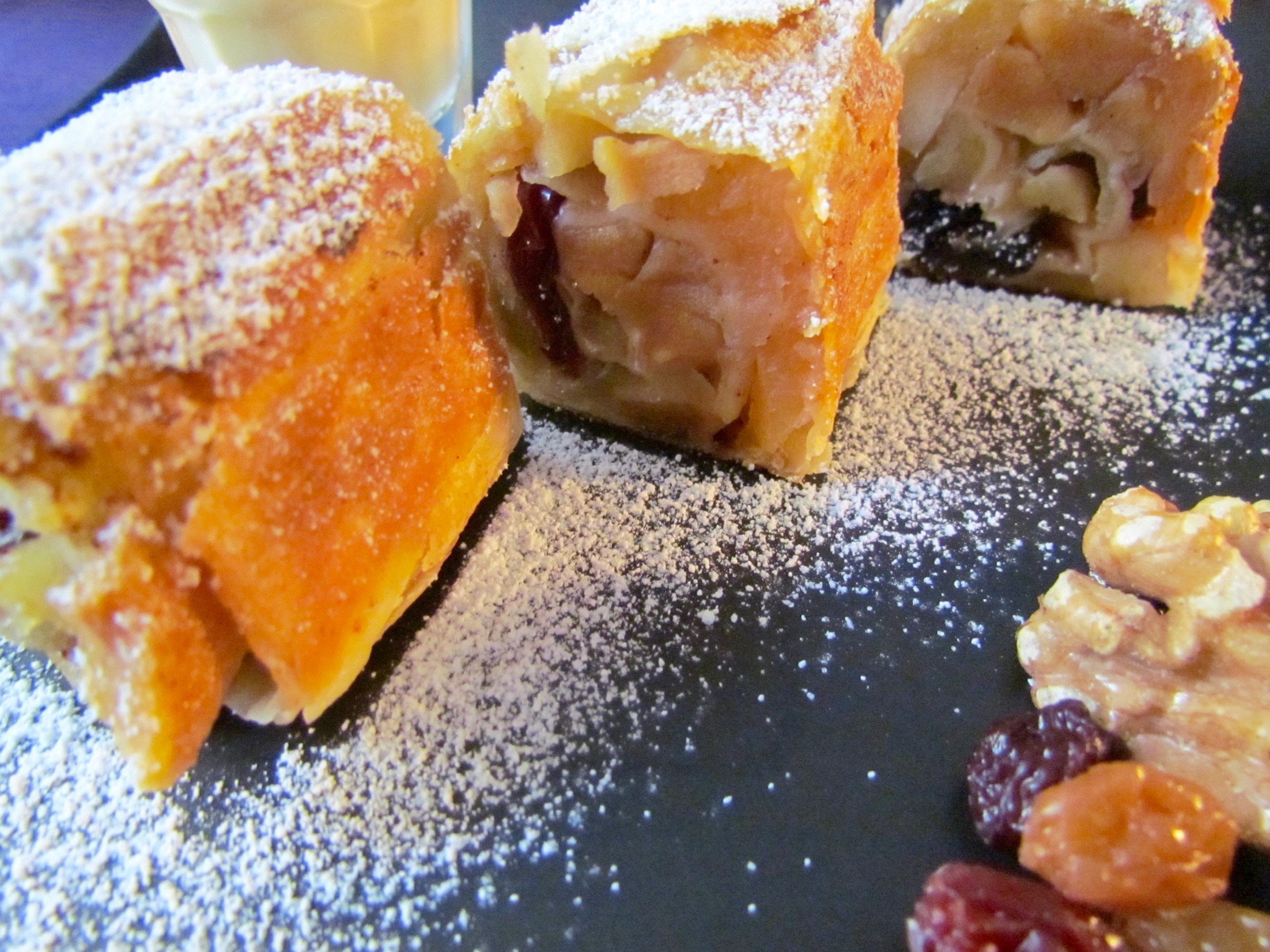 GW2 Apple-Cinnamon Stroodle & Vanilla Sauce – Nahdala's Kitchen