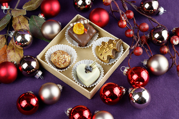 Winter Chocolate Box Special – Roasted Almond & Cinnamon Apple Bites ...